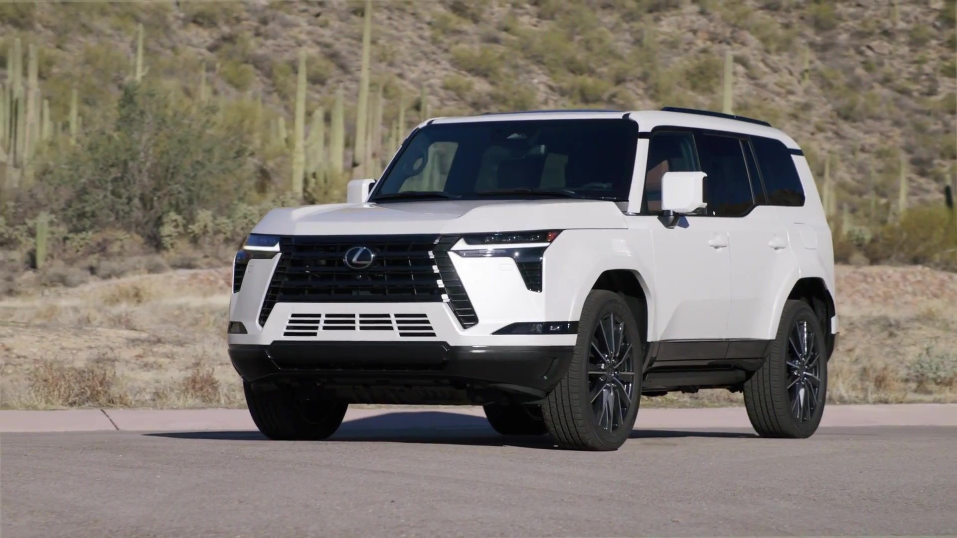 Video: 2025 Lexus GX Luxury+ Design Preview in Eminent White Pearl