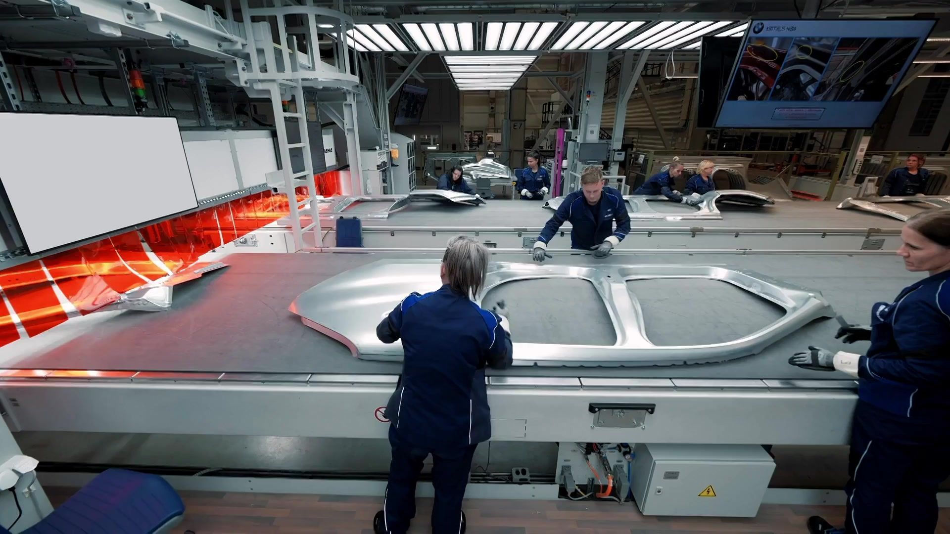 Video: Das neue BMW Group Werk Debrecen mit der Serienproduktion des ...